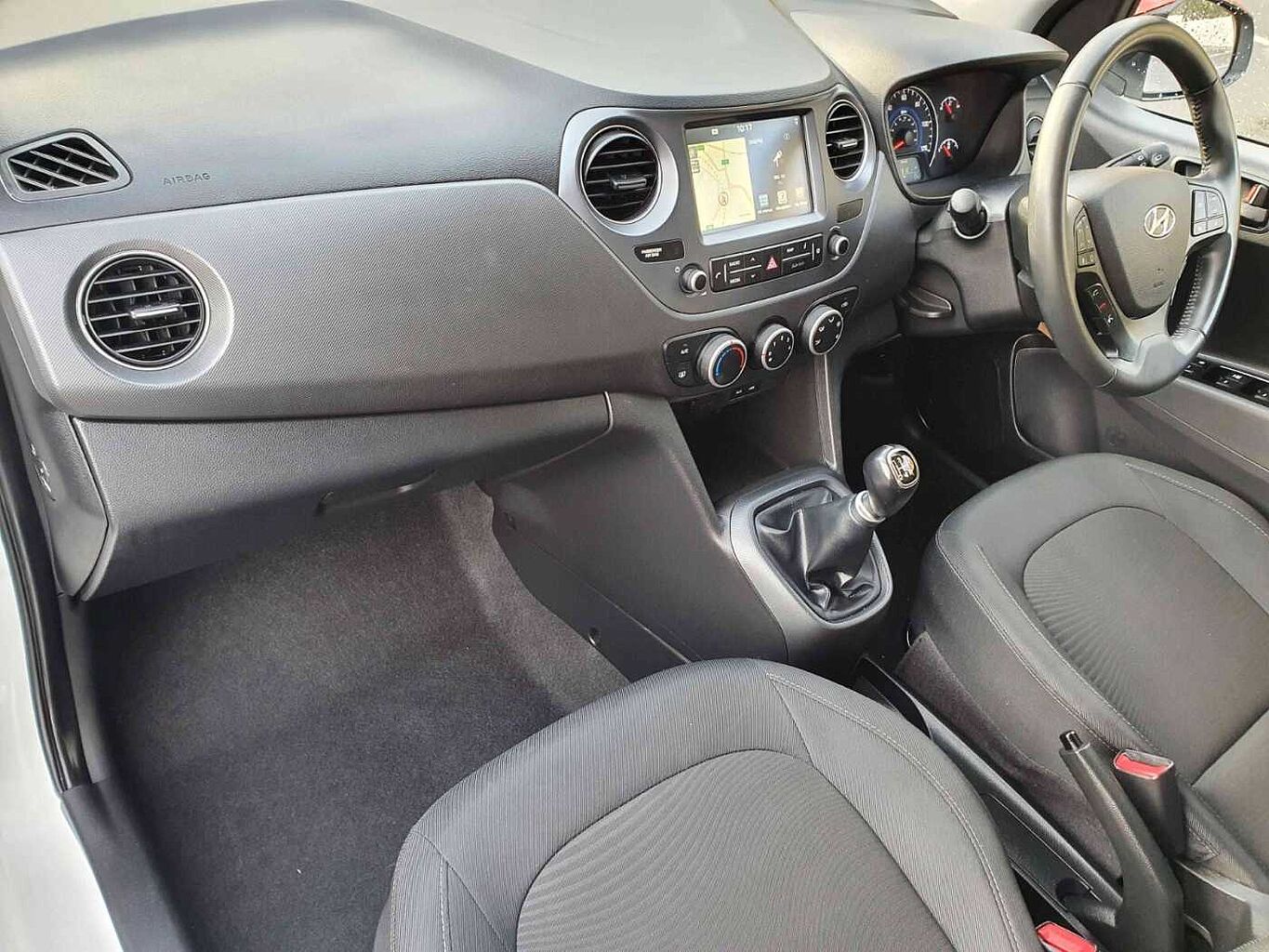 Hyundai i10 Hatchback 5 Doors Manual Petrol White | Hyundai