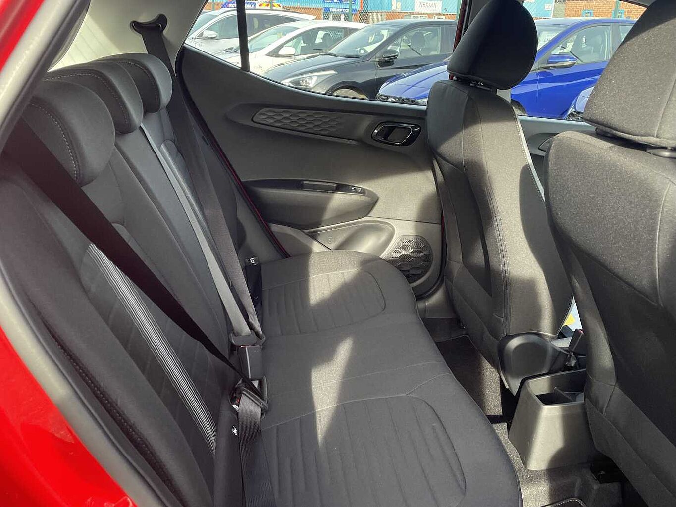 Hyundai i10 Hatchback 5 Doors Manual Petrol Dragon Red | Hyundai Motor ...