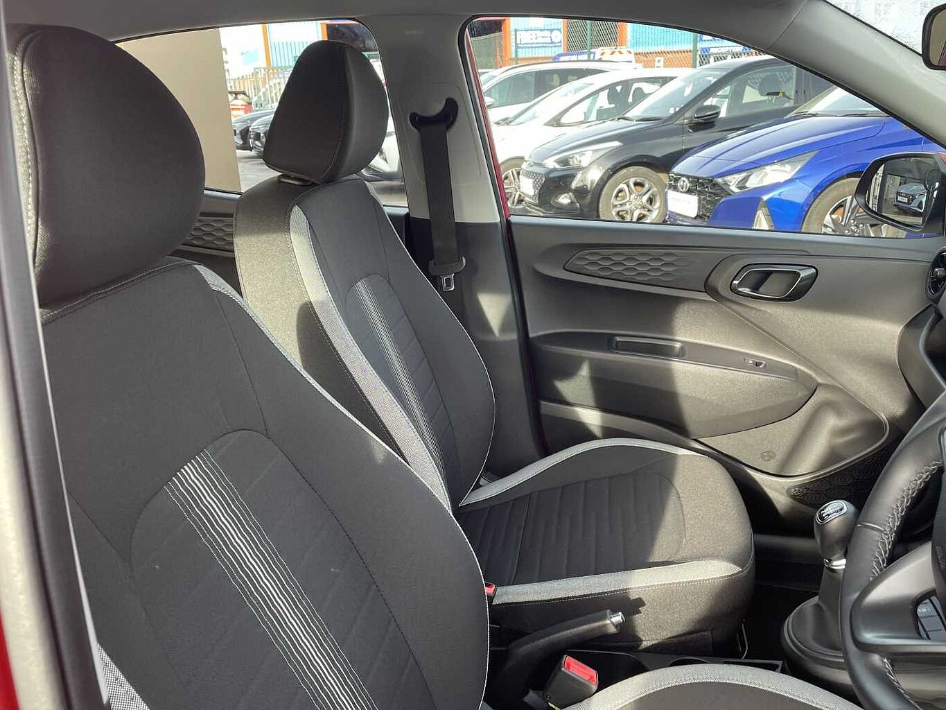 Hyundai i10 Hatchback 5 Doors Manual Petrol Dragon Red | Hyundai Motor ...